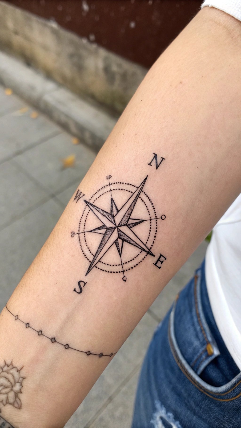 10 Meaningful Compass Tattoos Ideas: Navigate Your Style with Amazing ...